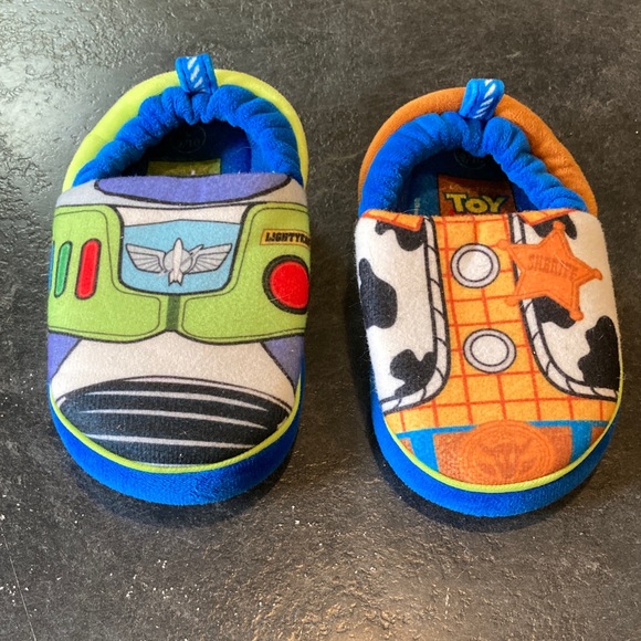 Disney | Shoes | Boys Toy Story Woody Buzz Lightyear Slippers Size 9 ...